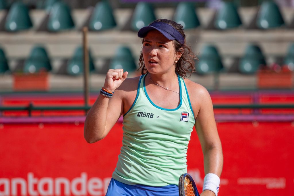 Gabriela Cé enfrenta argentina na semi da Copa Feminina de Tênis ...